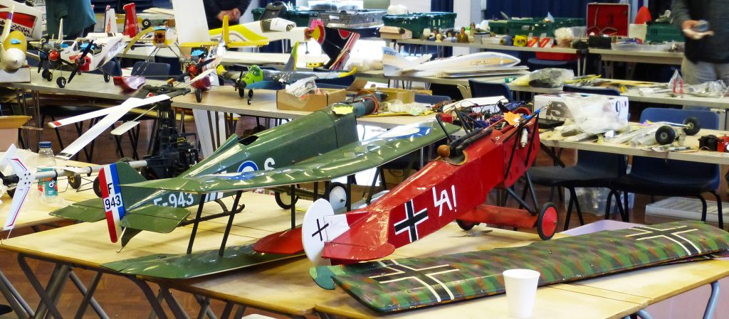 Swindon Model Aero Club Table Top Model Sale - North Berks Radio Model ...